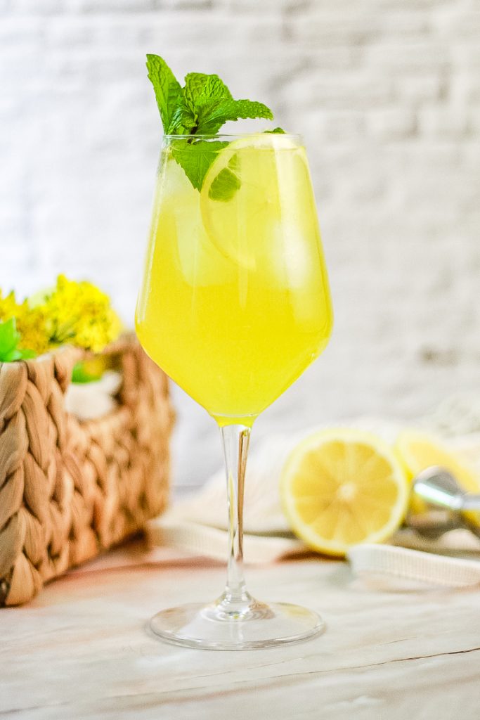 Limoncello Spritz